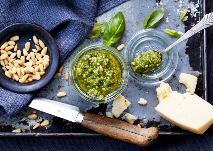 Homemade Pesto Recipe | Arla Recipe | Arla UK