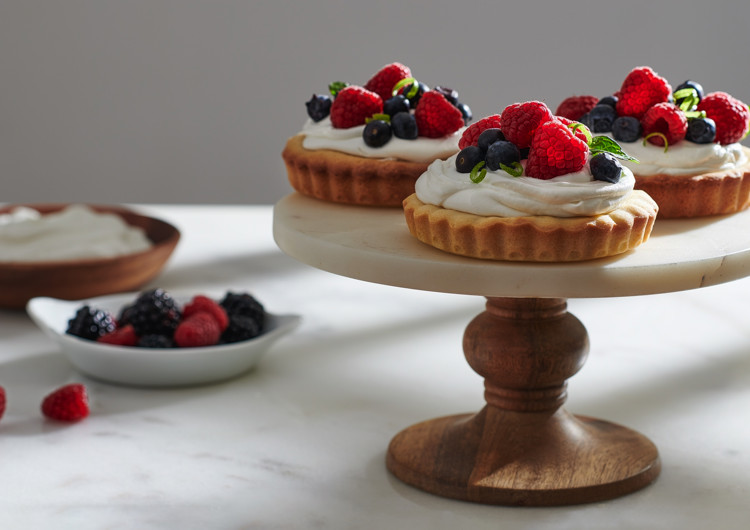 Mini fruit tartlets with berries ( Recipe ) | Arla Recipe | Arla UK