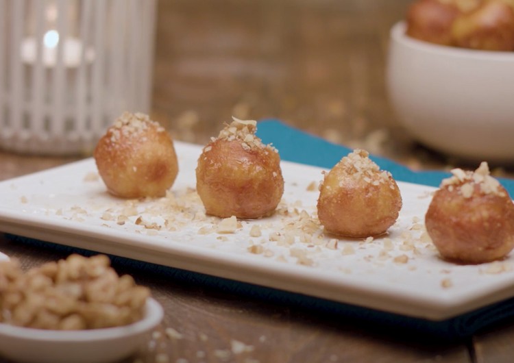 Luqaimat with cream cheese ( Recipe ) | Arla Recipe | Arla UK