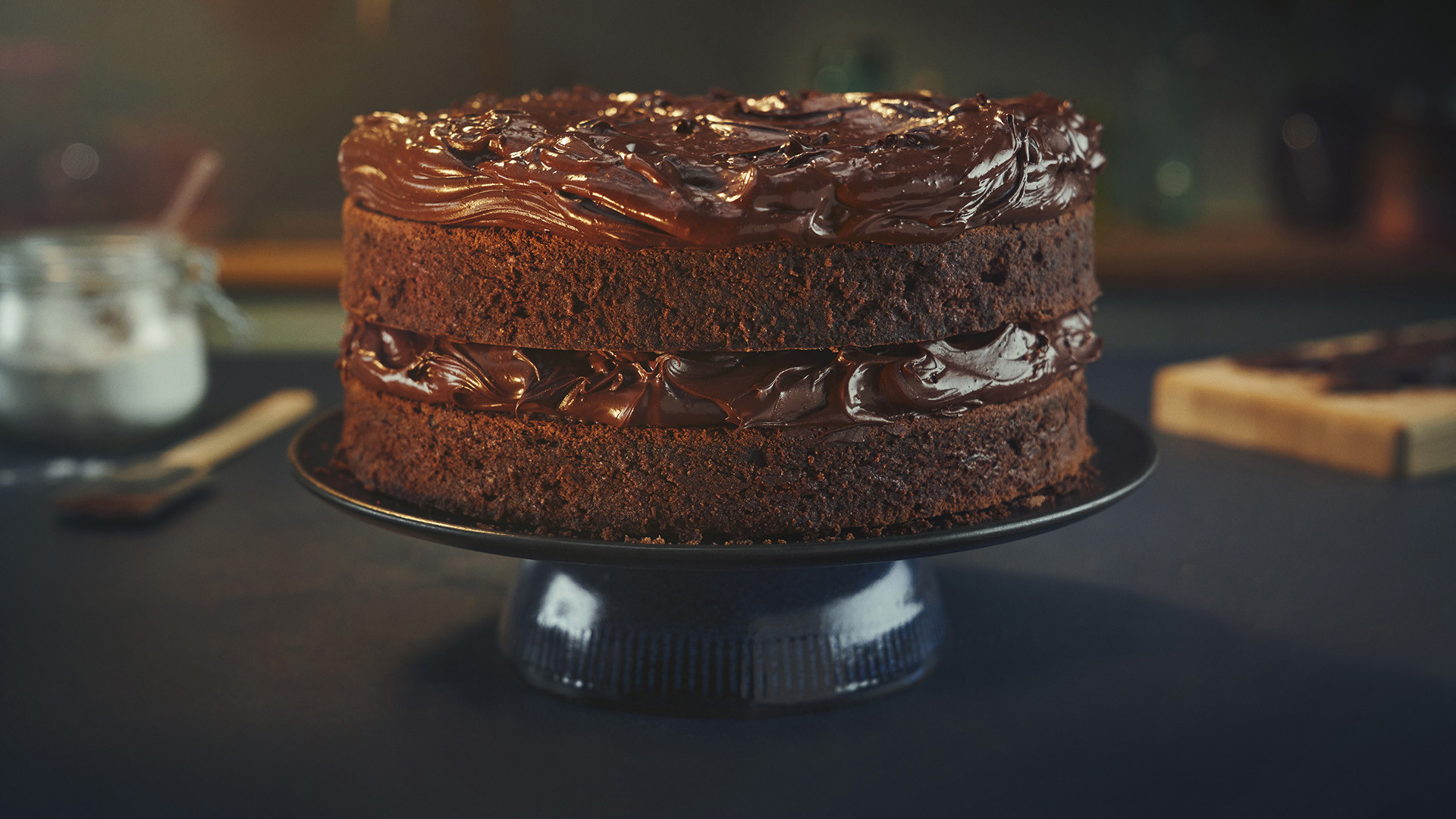Chocolate cake with chocolate buttercream ( Recipe ) | Lurpak®