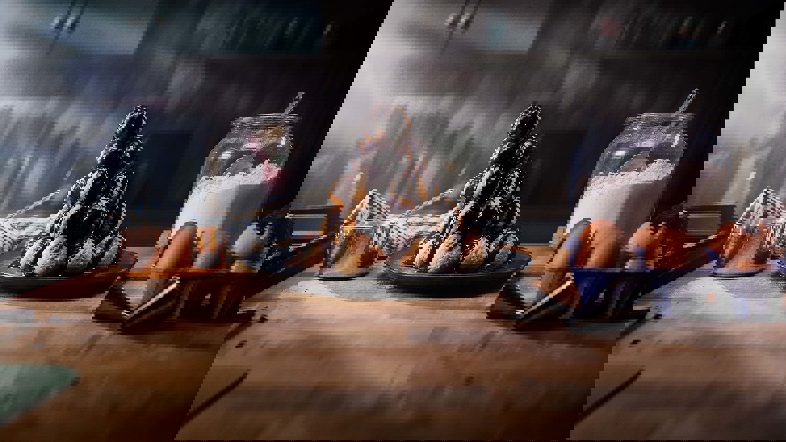 Profiterole Tower with Vanilla Cream & Chocolate Sauce | Lurpak®