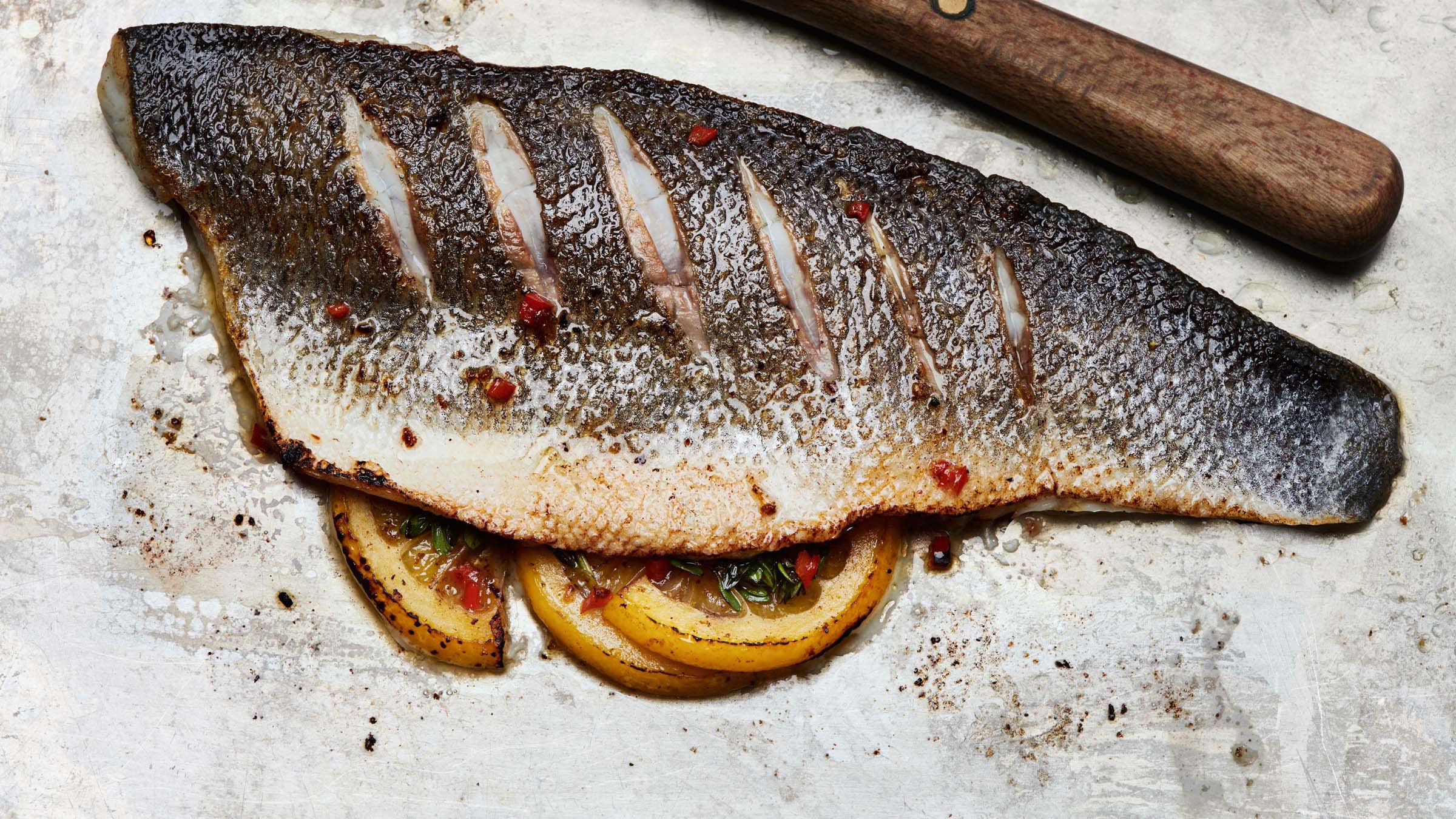 ROASTED SEA BASS WITH GARLIC & CHILLI BUTTER | Lurpak®