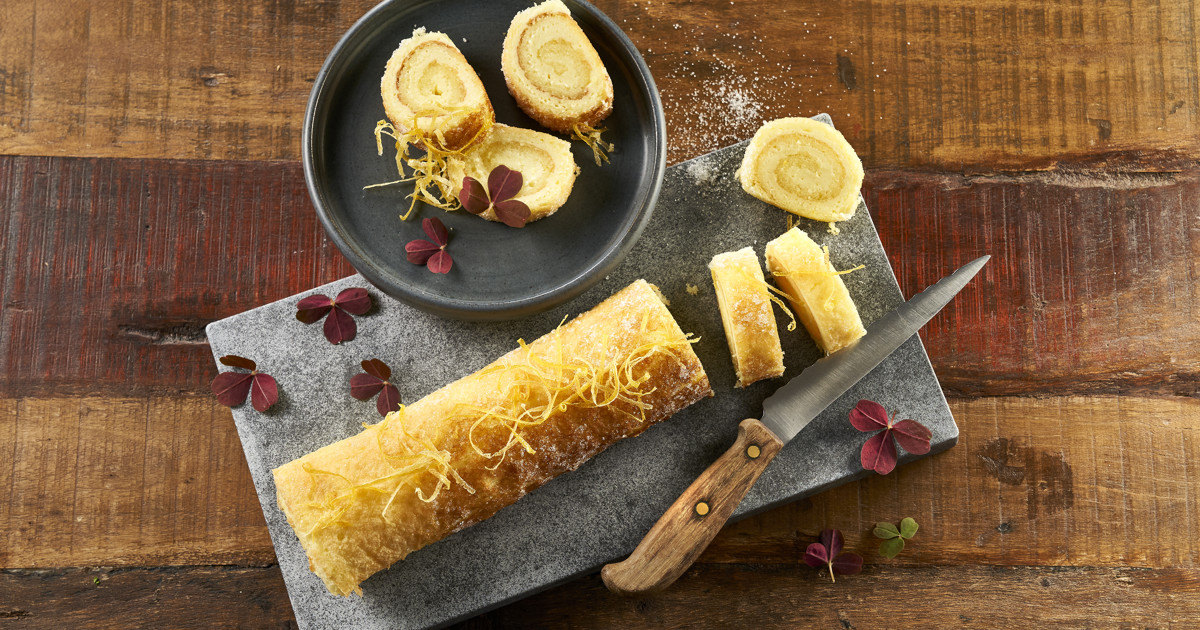 Lemon Roulade Recipe | Arla Recipe | Arla UK