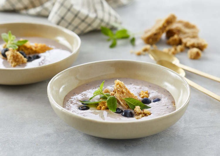 Koldskål med kefir og blåbær. Friskt og lækkert. | Arla